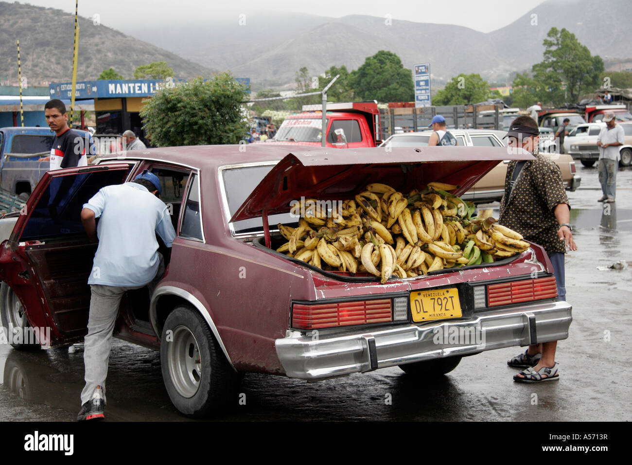 Painet ja1254 venezuela wholesale fruit vegetable market barquisimeto ...