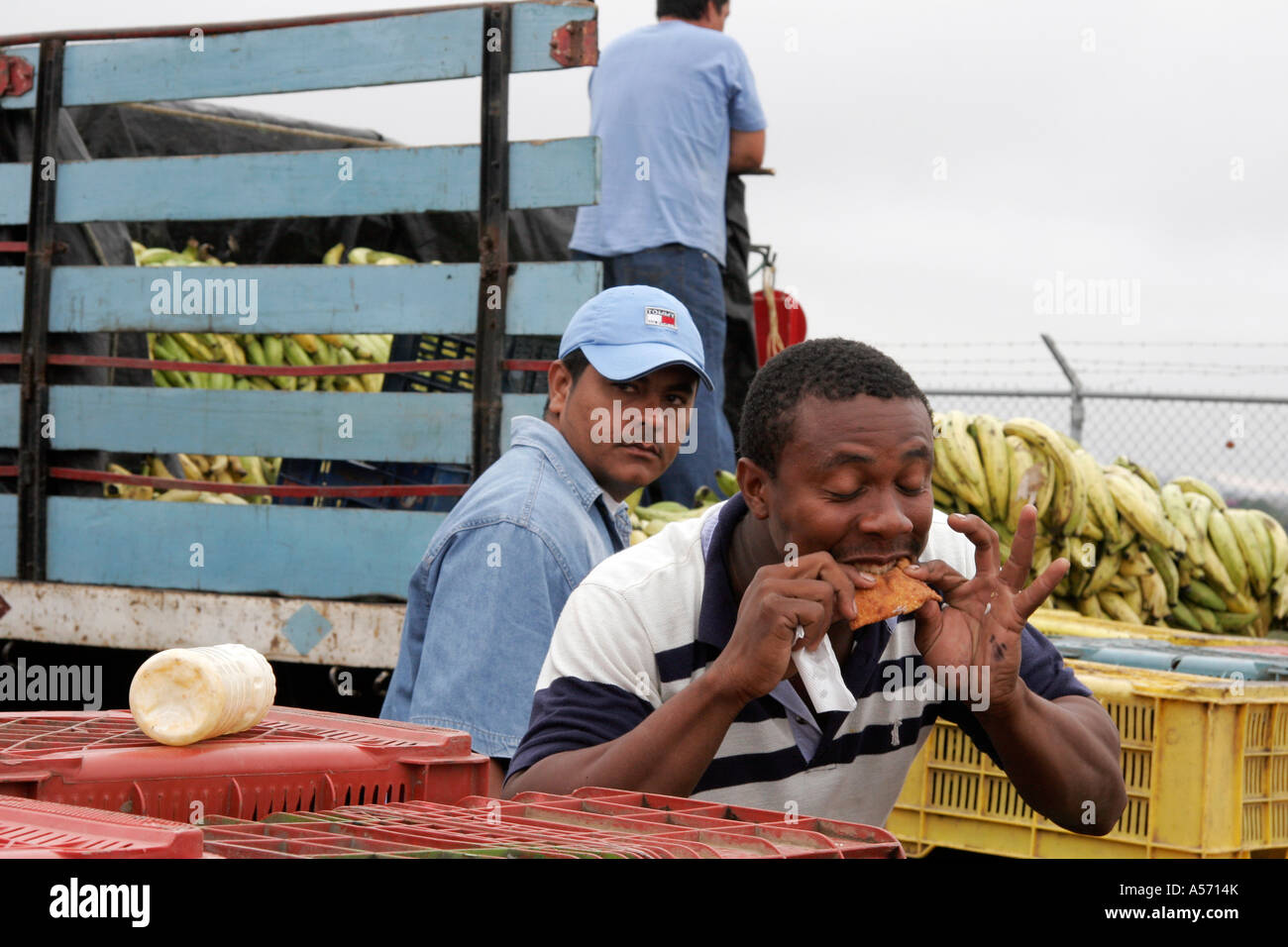 Latin america market barter hi-res stock photography and images - Alamy