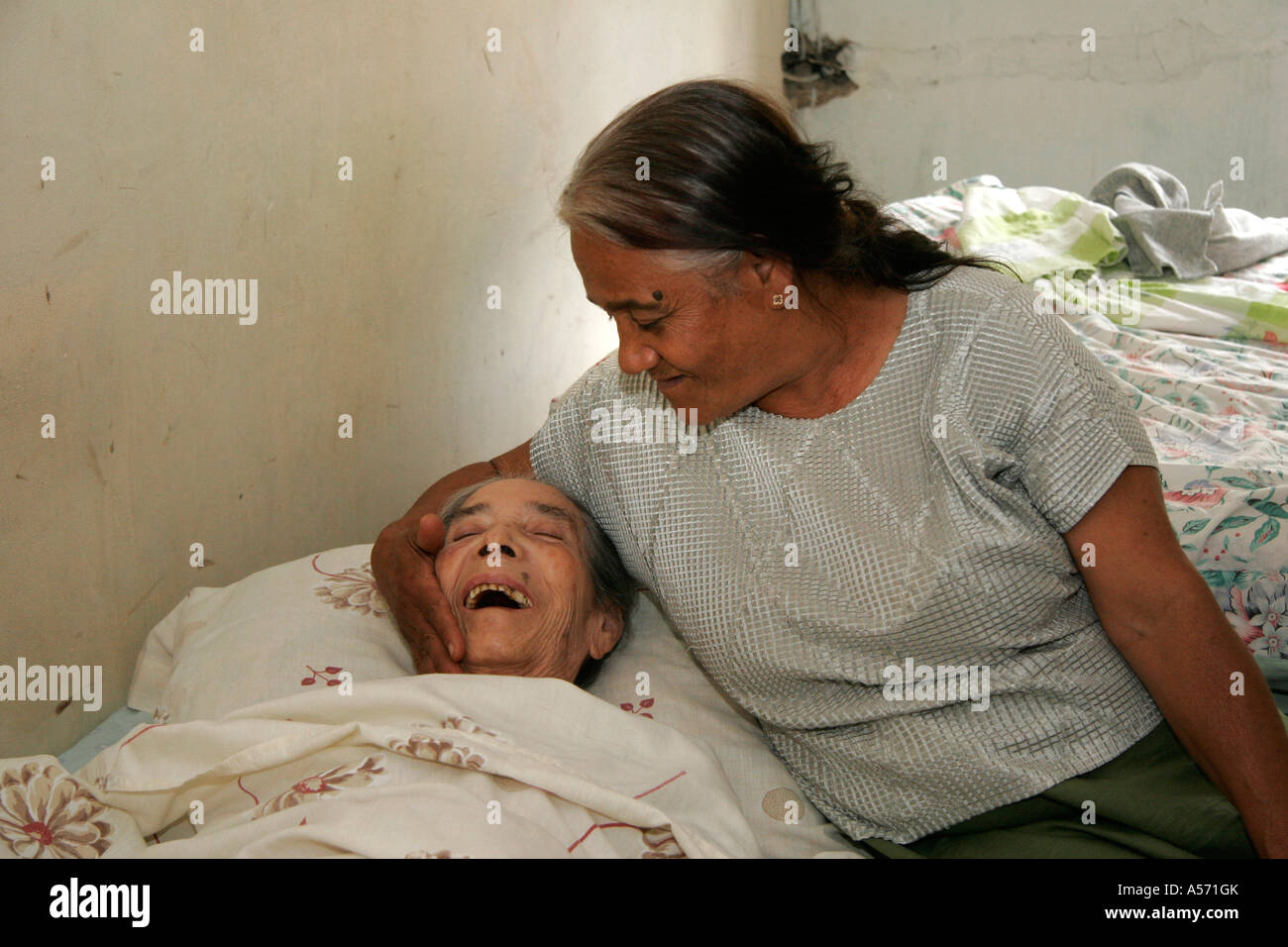 Hand dying hi-res stock photography and images - Alamy