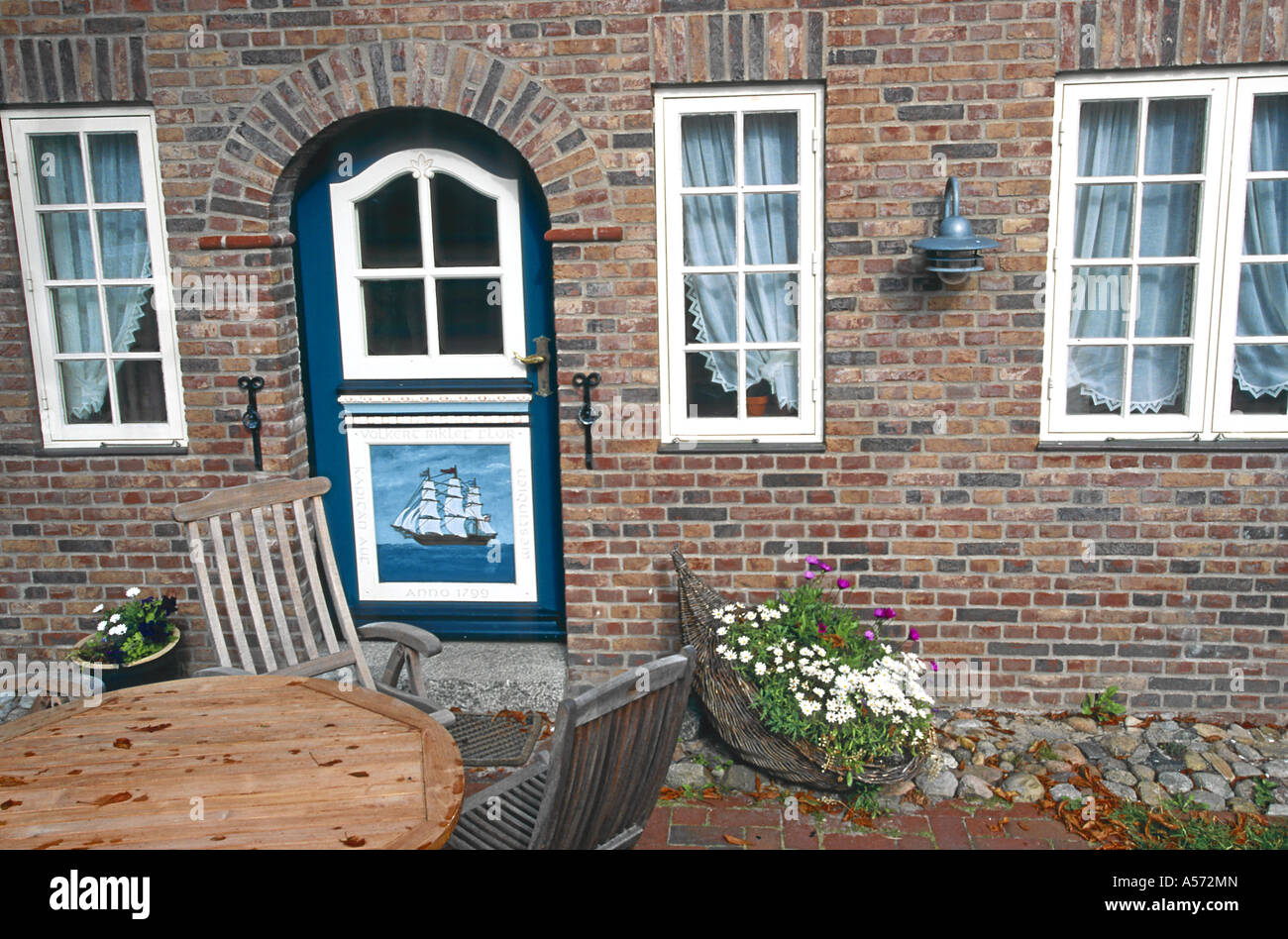 Reetdach Haus Nebel Amrum Nordfriesische Inseln Deutschland Stock Photo ...