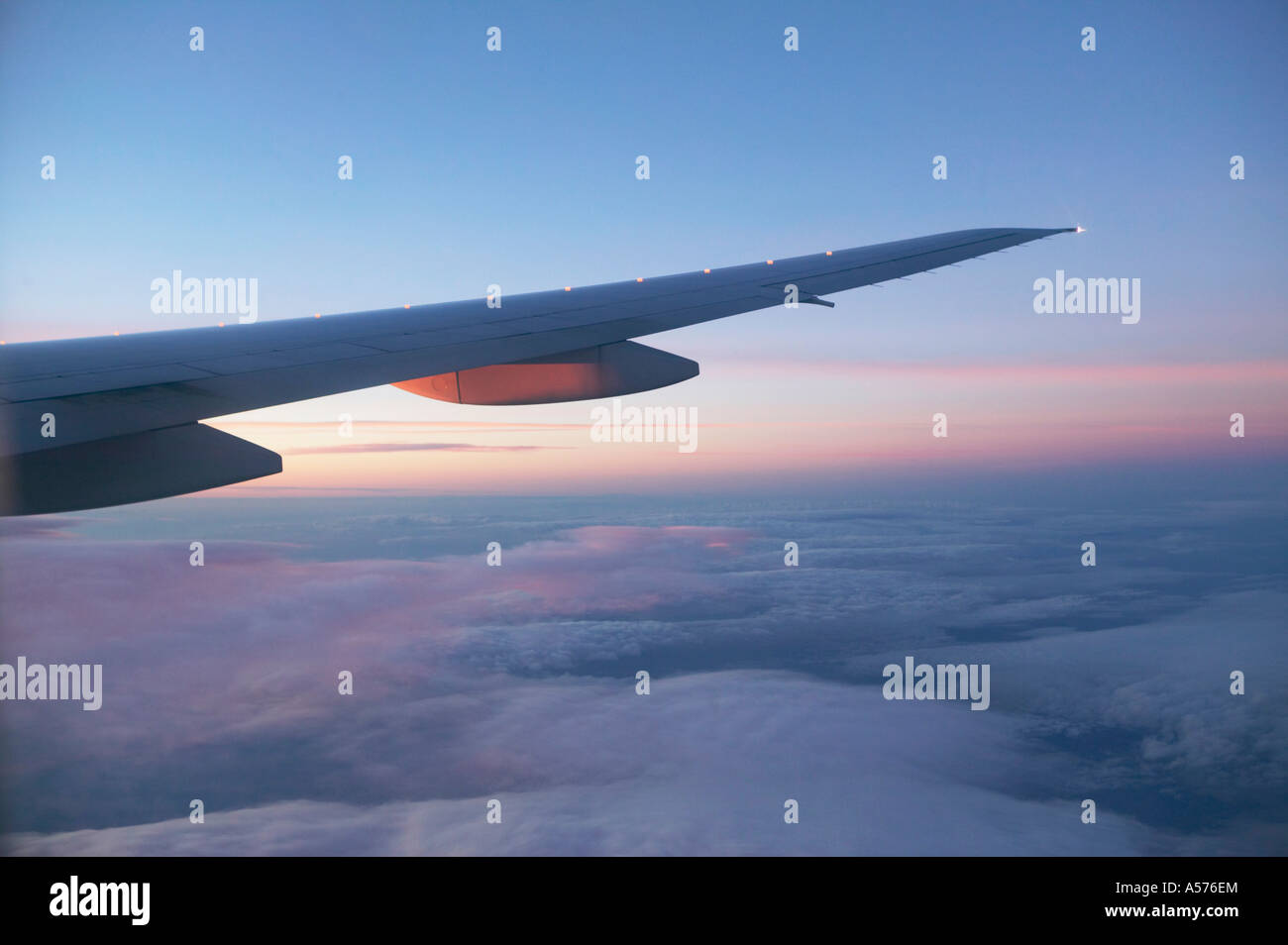 Airplane wing close hi-res stock photography and images - Alamy
