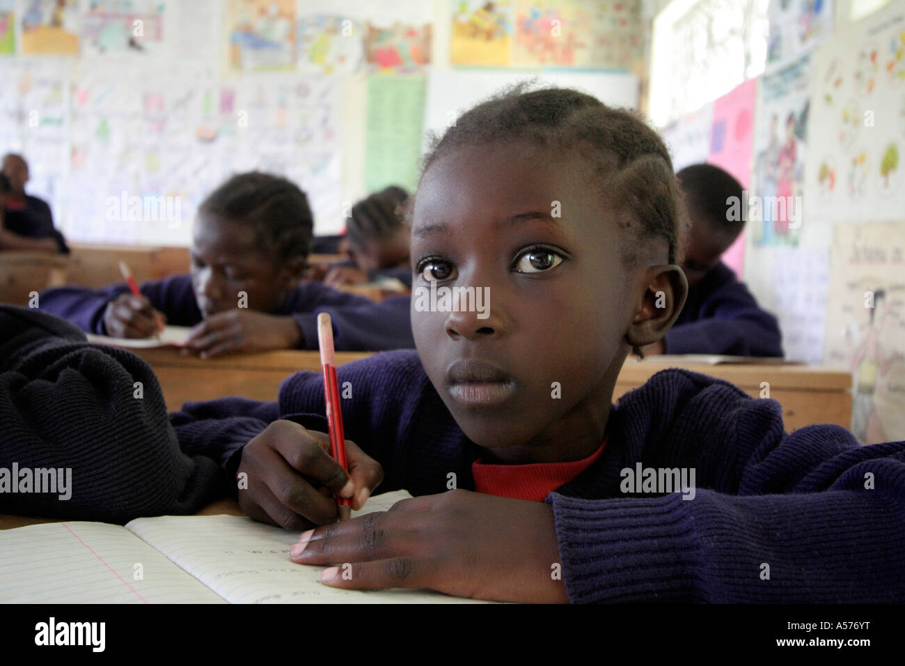 Kenya girls street hi-res stock photography and images - Alamy