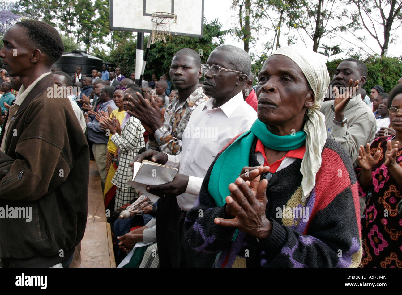 Mombasa kenya slum hi-res stock photography and images - Alamy