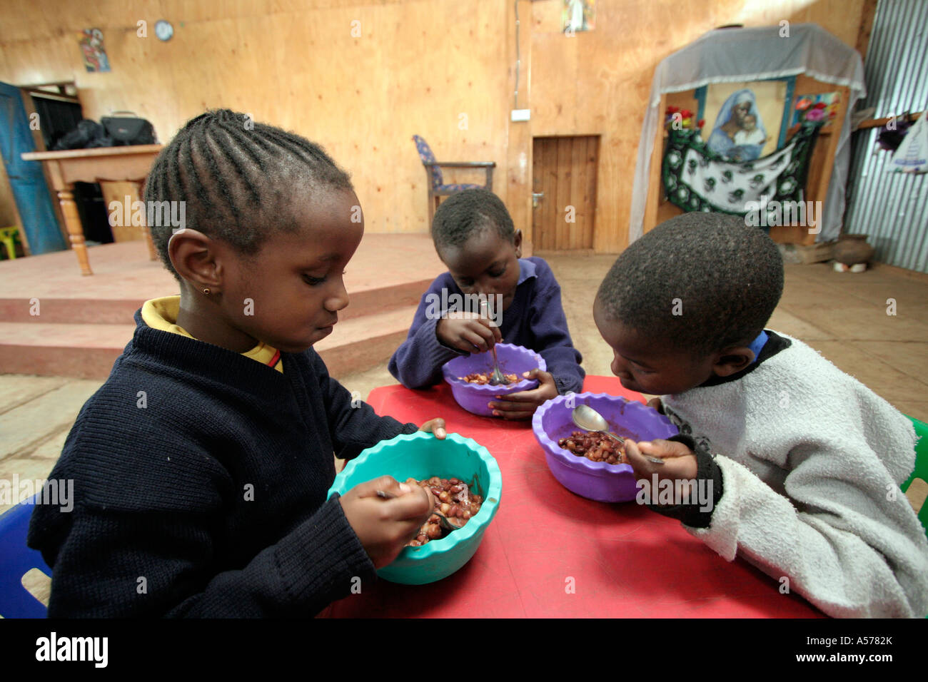 Painet jb1433 kenya day care center kibera slum nairobi meal time ...