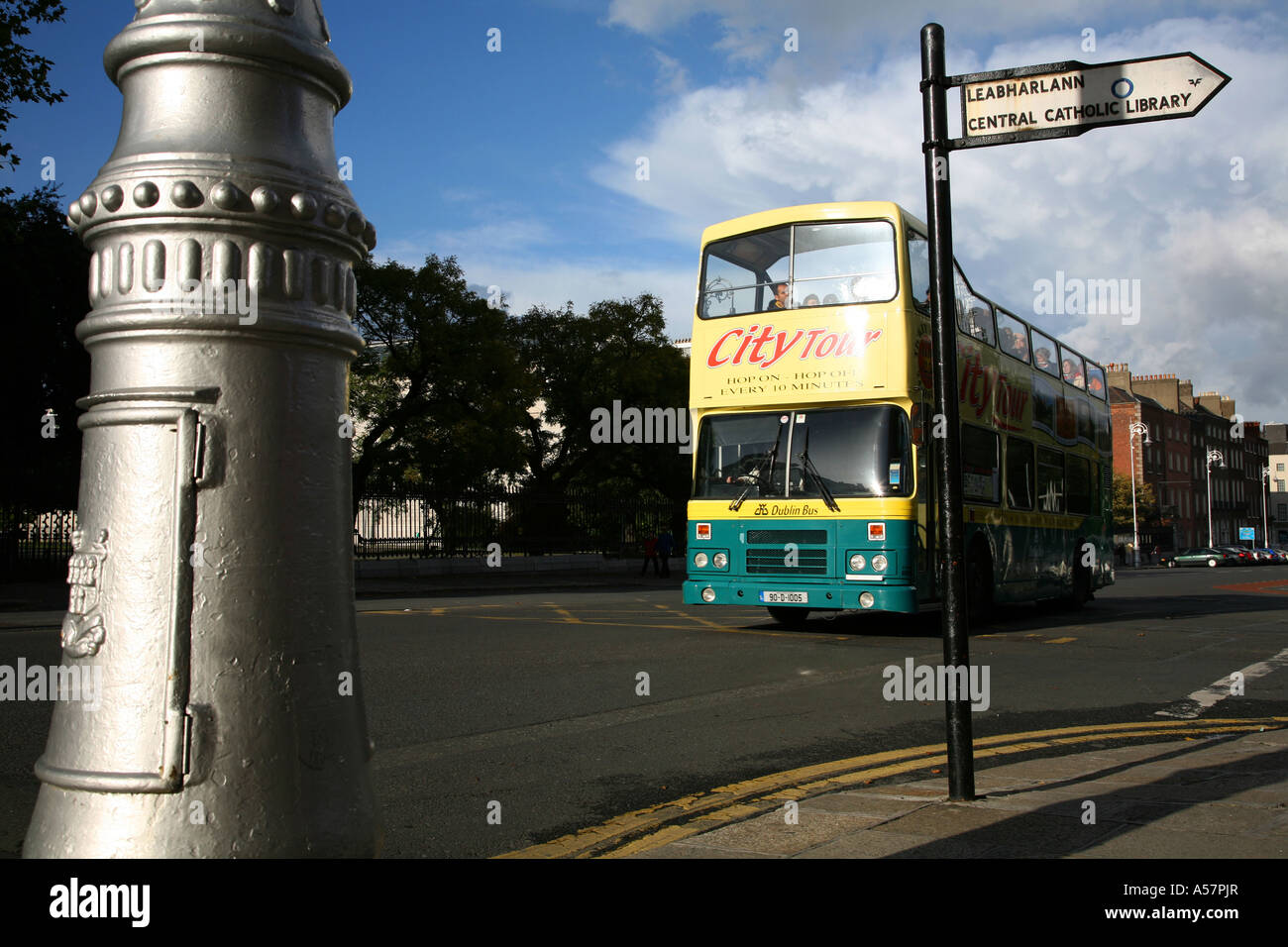 U2 bus hi-res stock photography and images - Alamy