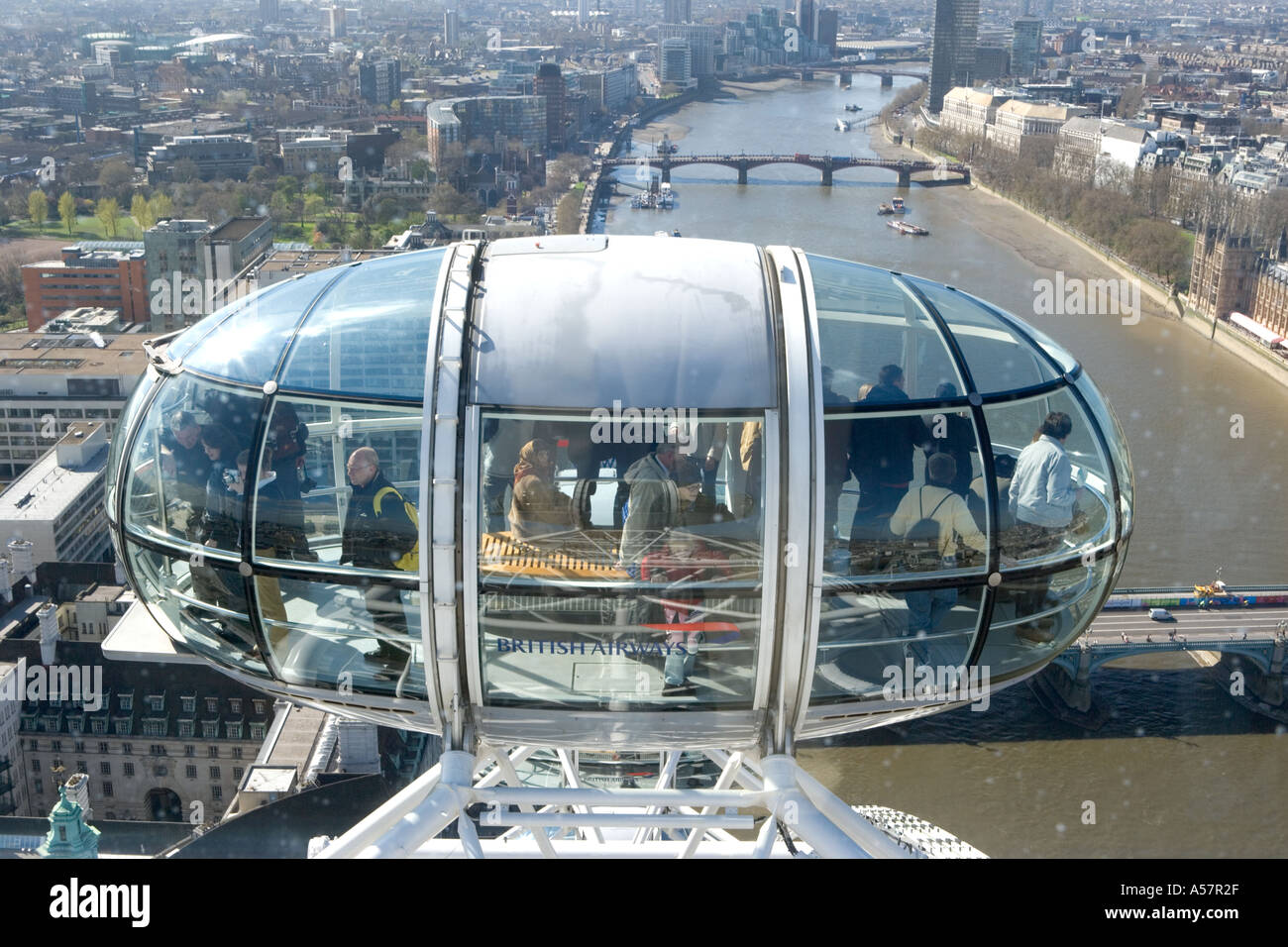 London eye pod hi-res stock photography and images - Alamy