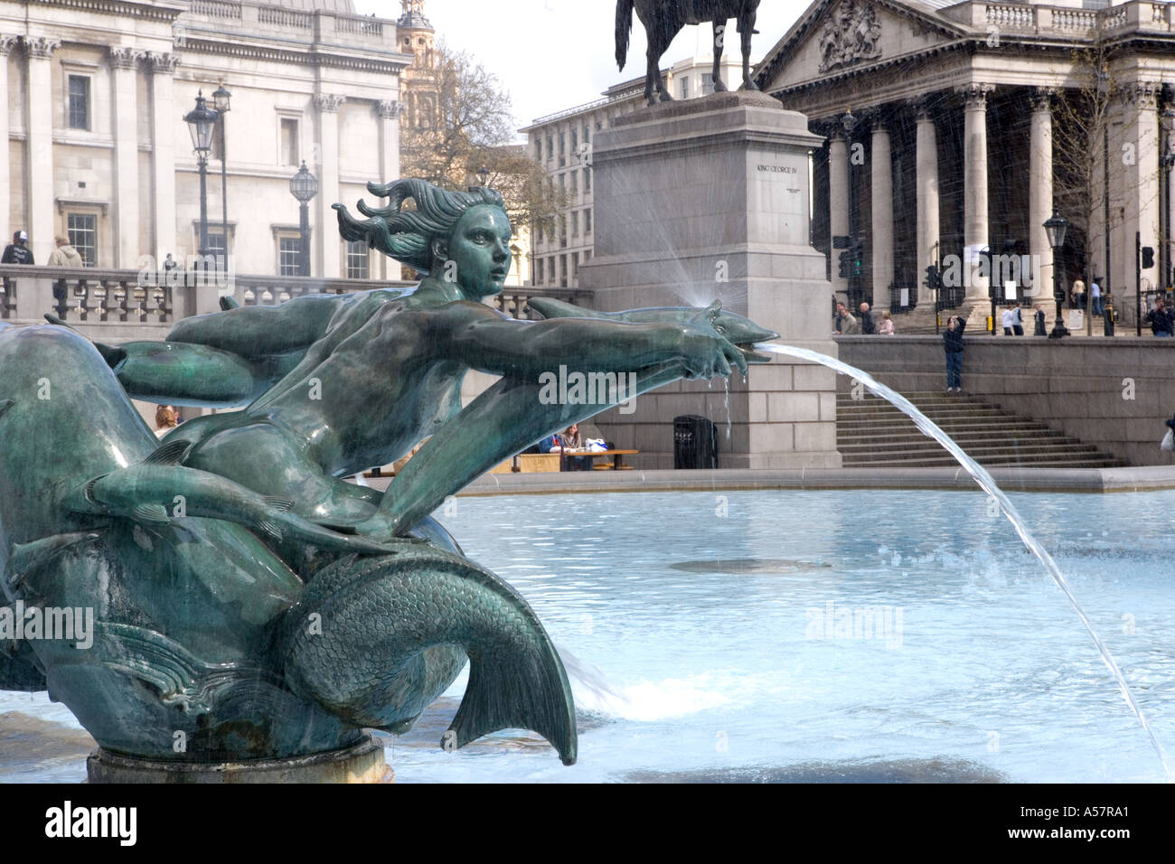 Trafalgar Square fountain London England Stock Photo - Alamy