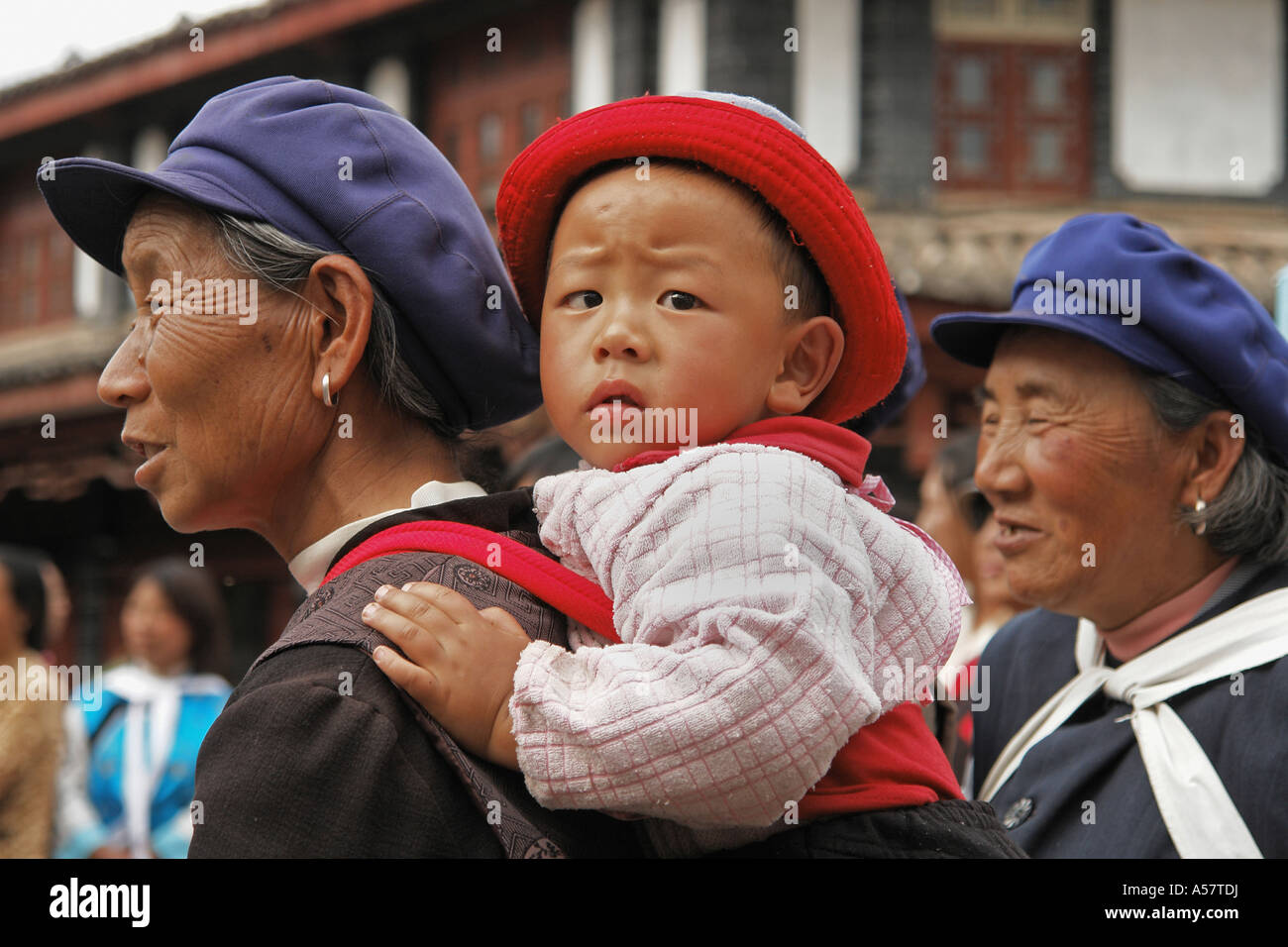 Naxi tribe hi-res stock photography and images - Alamy