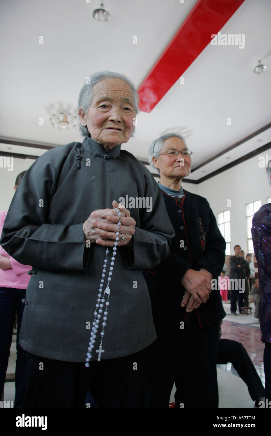 Painet jf5561 elderly woman female china sunday mass catholic church ...