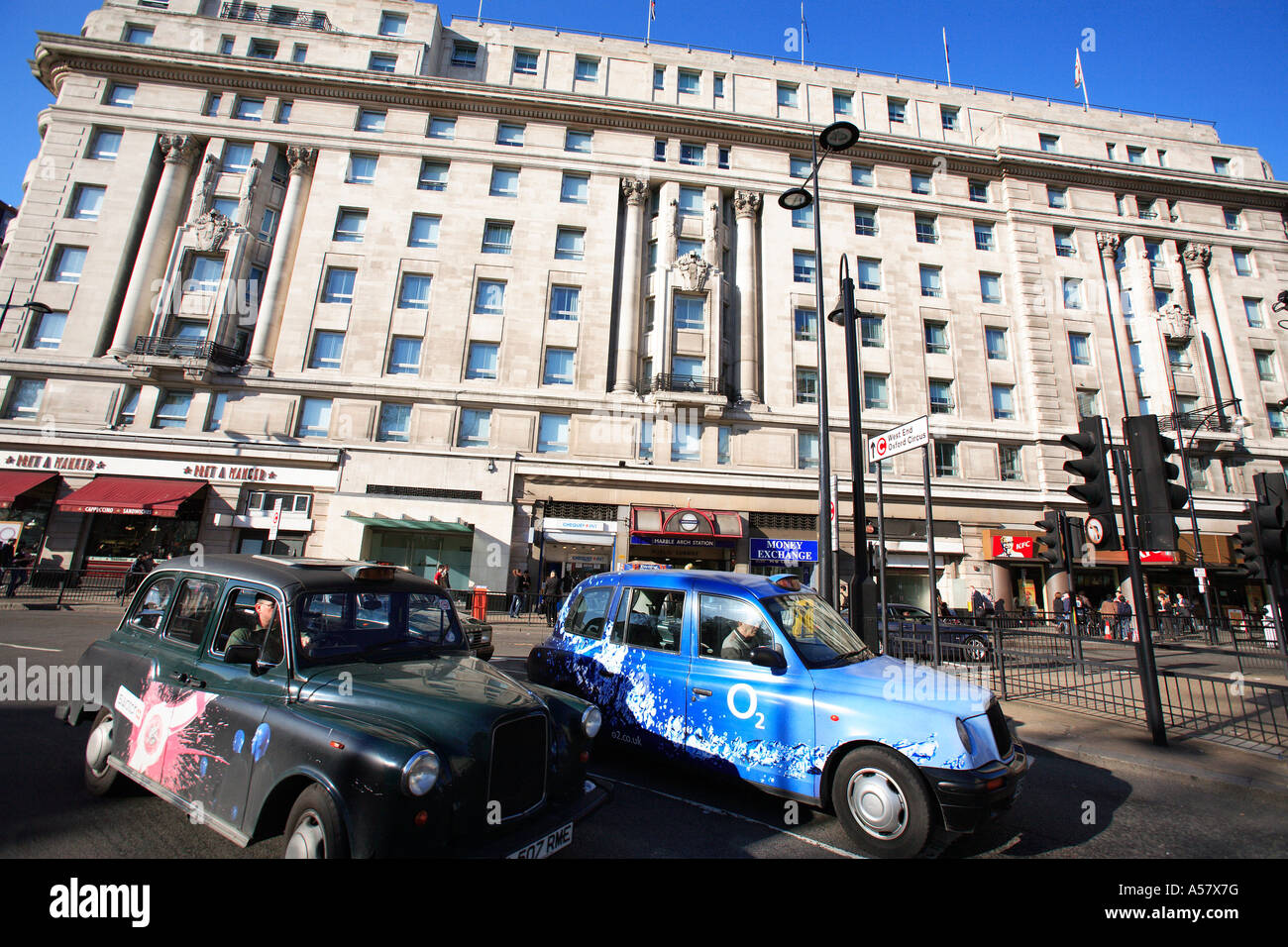united kingdom central london w1 marble arch oxford street Stock Photo ...