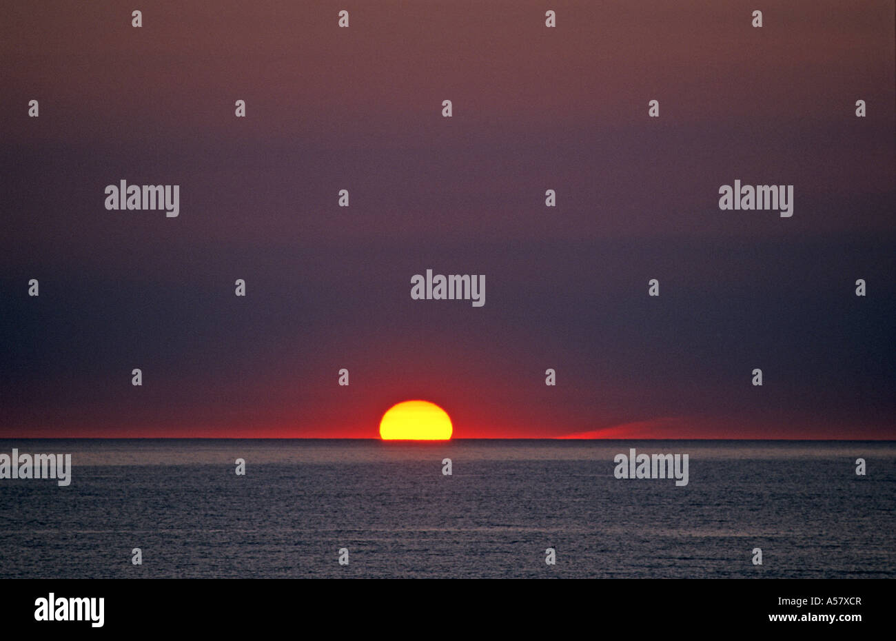 Cornish sunset over the Atlantic Ocean Stock Photo - Alamy