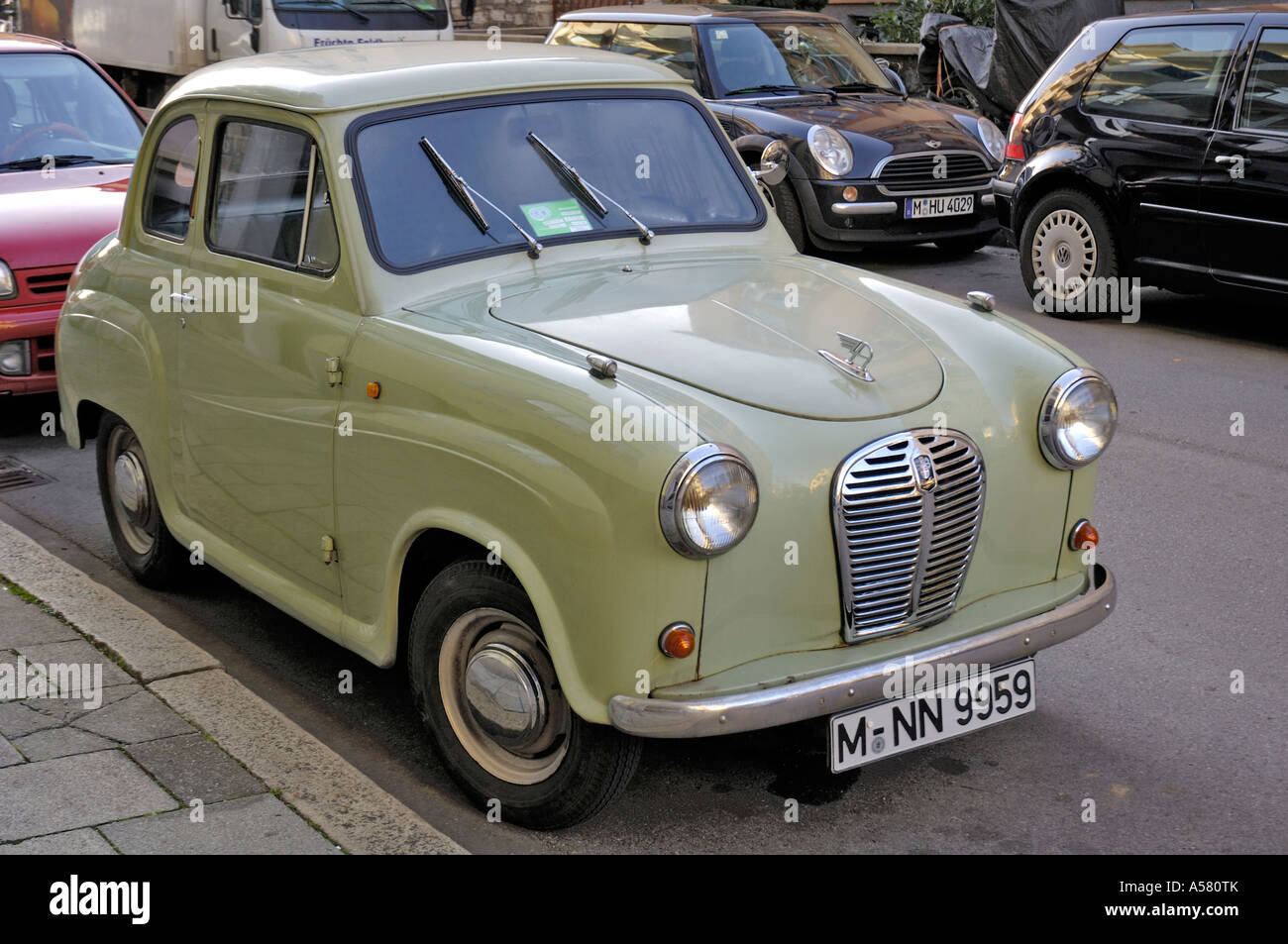 Vintage austin cars vintage car hi-res stock photography and images - Alamy
