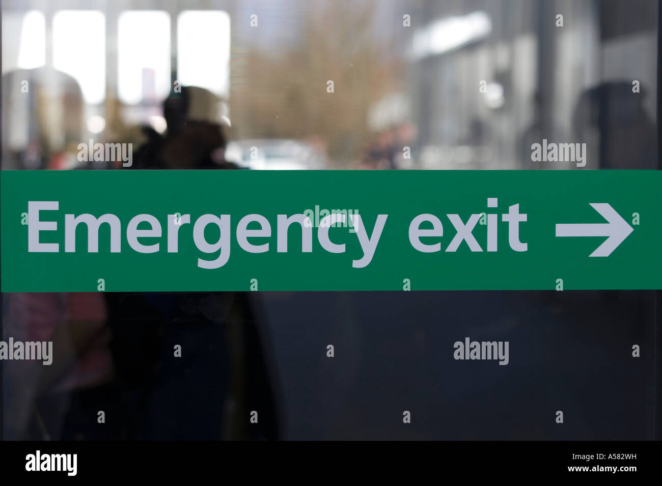 Emergency exit signs hi-res stock photography and images - Alamy