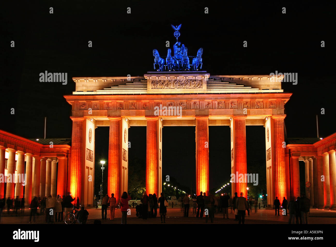 Brandenburger tor 2005 hi-res stock photography and images - Alamy