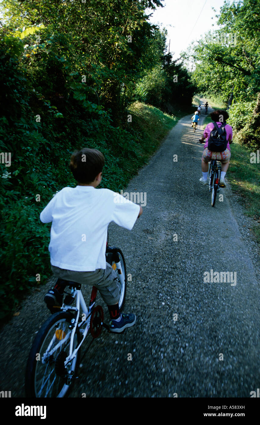 Children following mother hi-res stock photography and images - Alamy