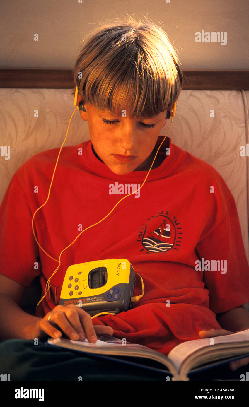 Walkmans hi-res stock photography and images - Alamy