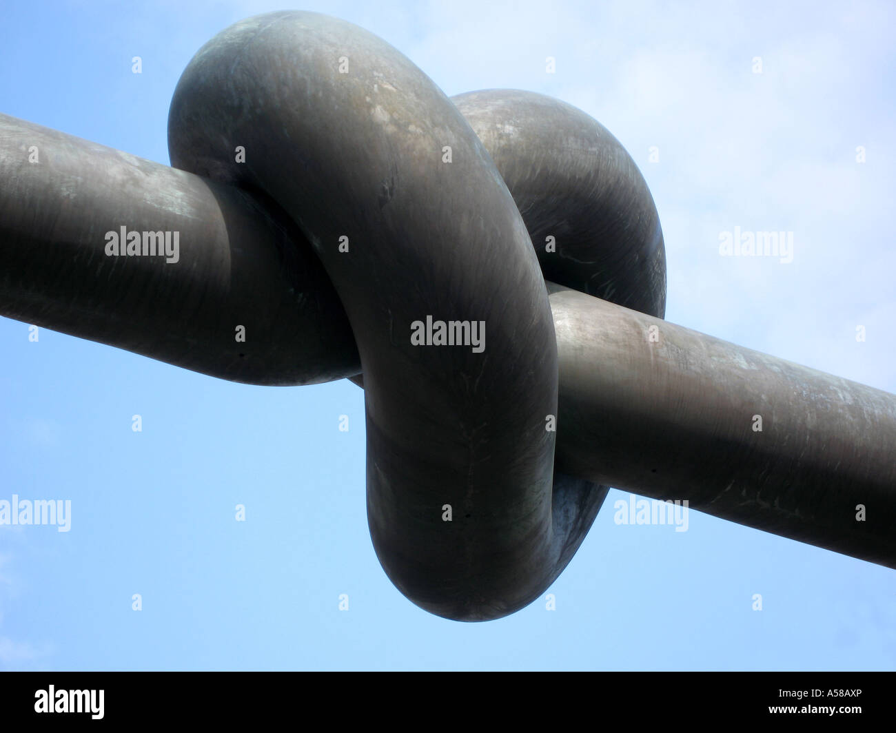 Twisted metal hi-res stock photography and images - Alamy