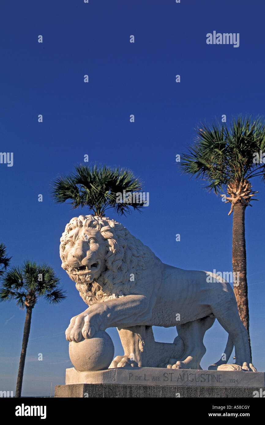 St Augustine FL bridge of lions statue Stock Photo - Alamy