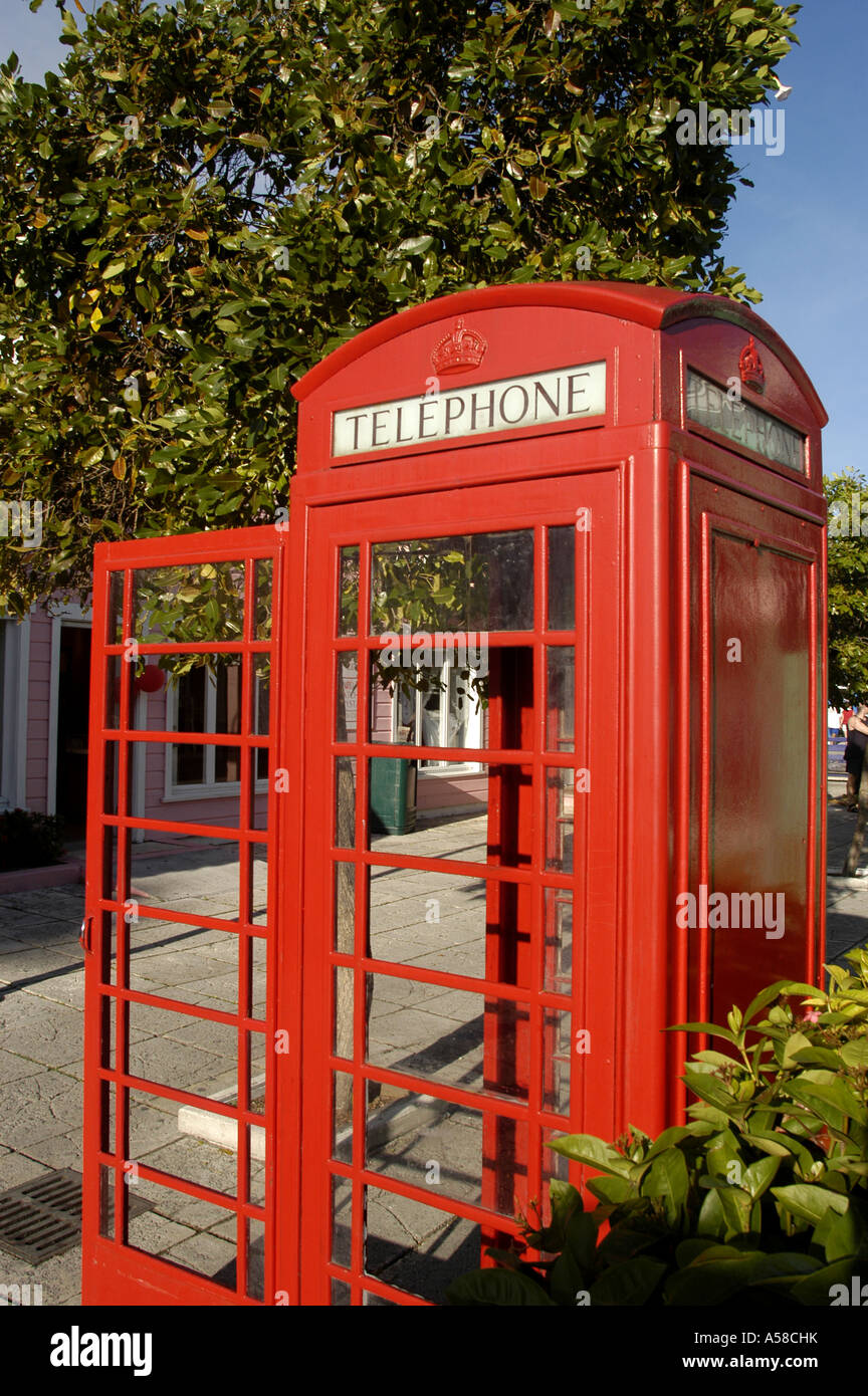 British national symbol K6 red telephone phone box iconic UK London ...