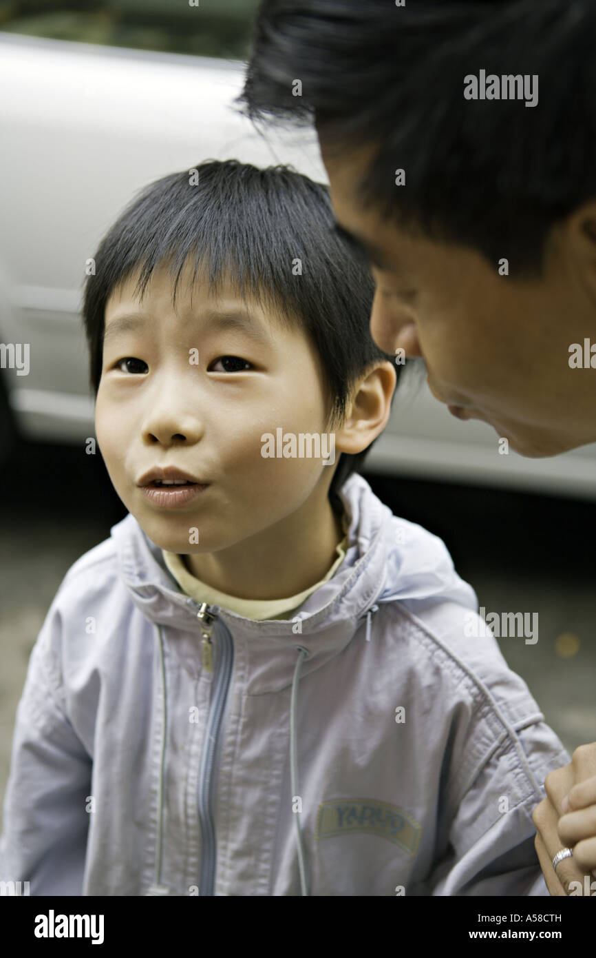 CHINA SHANGHAI Proud Chinese father encourages his school age daughter ...