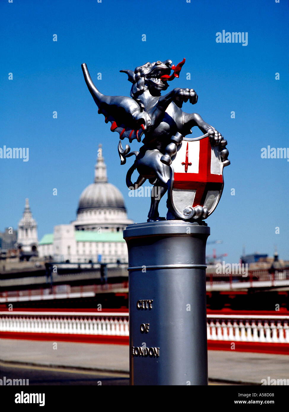 City of London Statue Stock Photo - Alamy