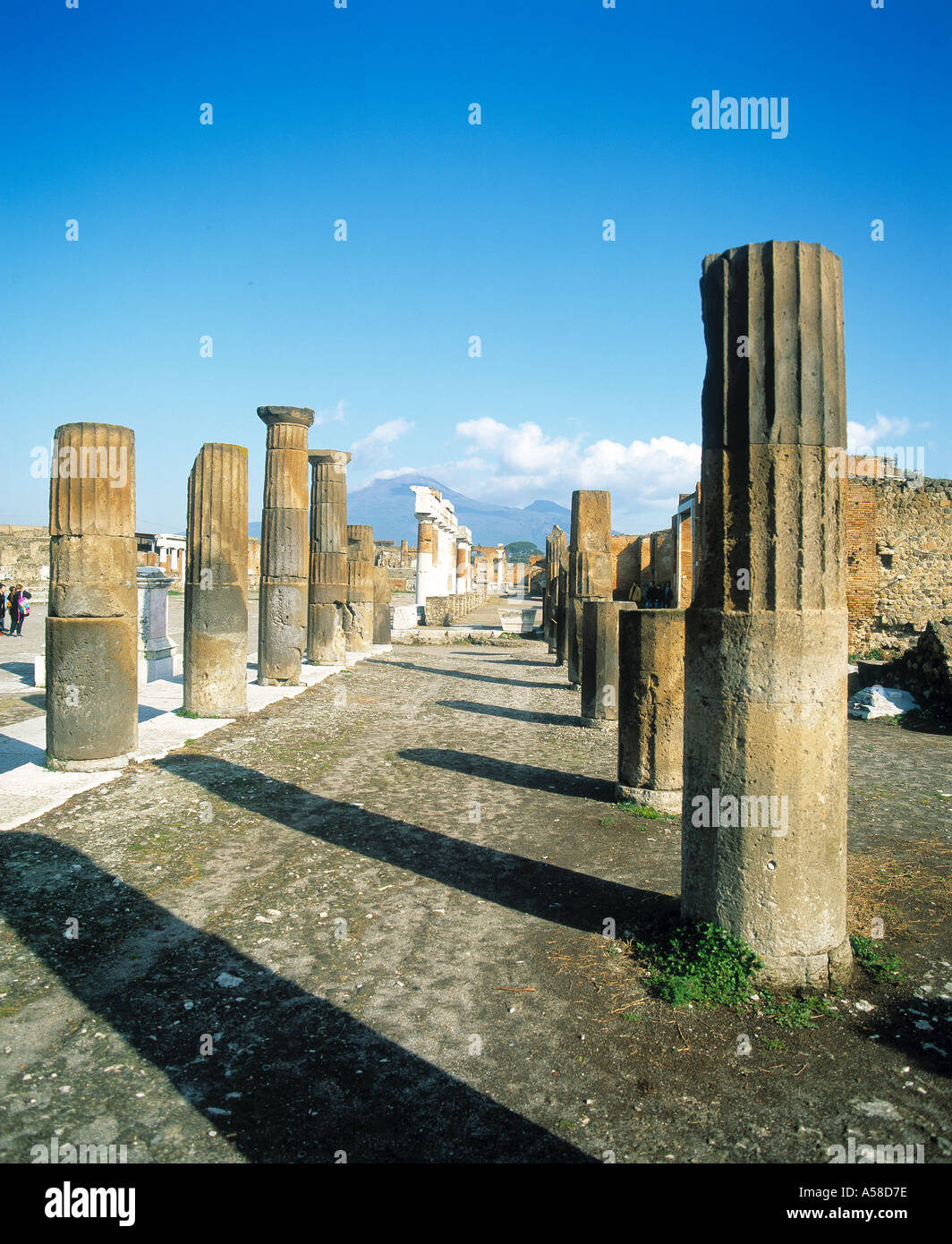 Pillars pompeii hi-res stock photography and images - Alamy