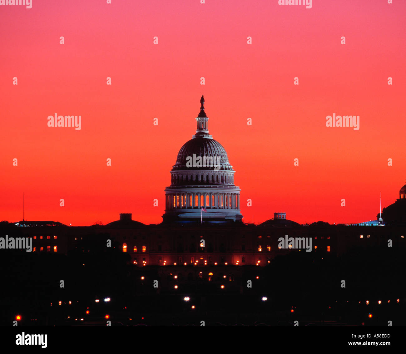 Night time capitol hi-res stock photography and images - Alamy