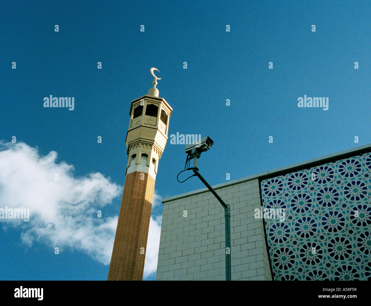Minaret whitechapel mosque hi-res stock photography and images - Alamy
