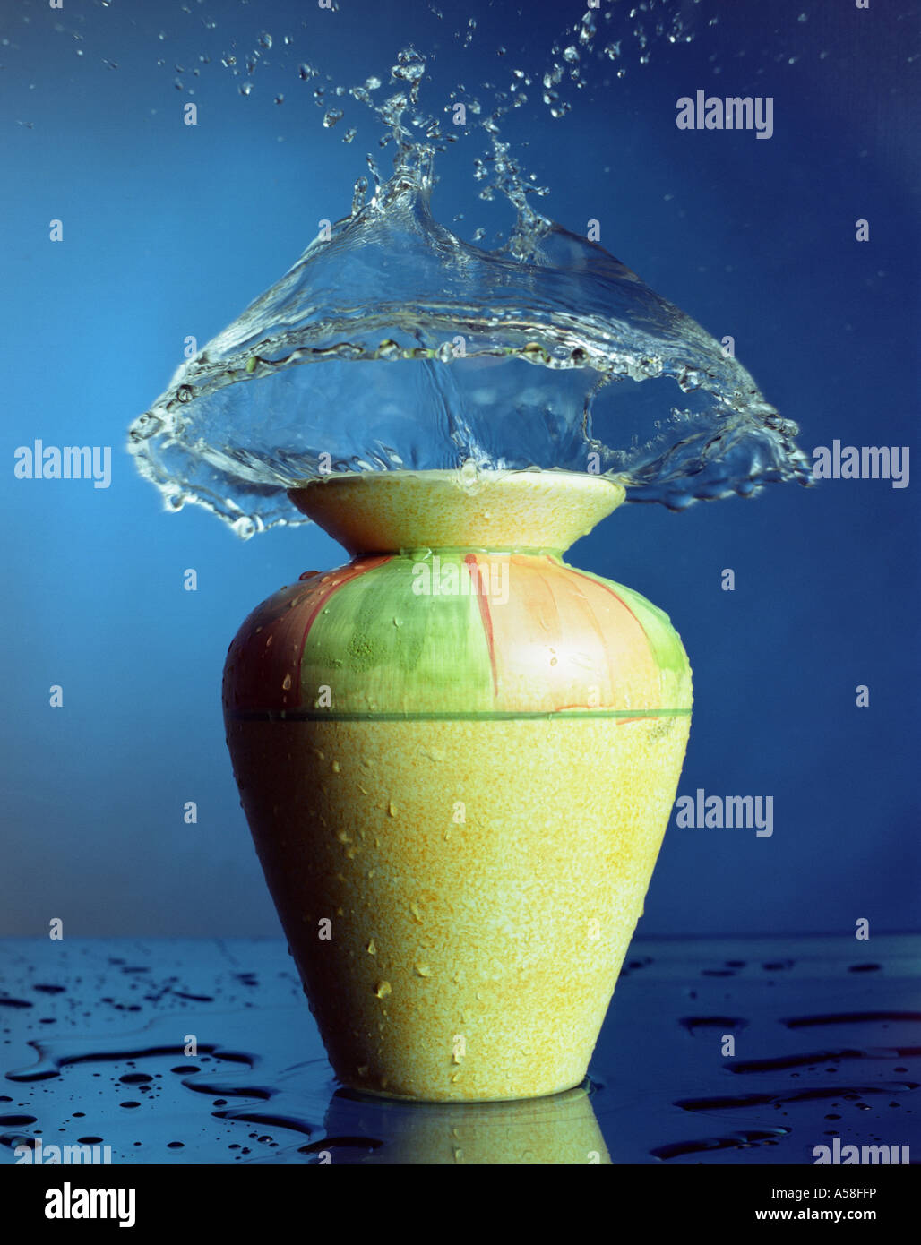 Exploding ceramic hi-res stock photography and images - Alamy