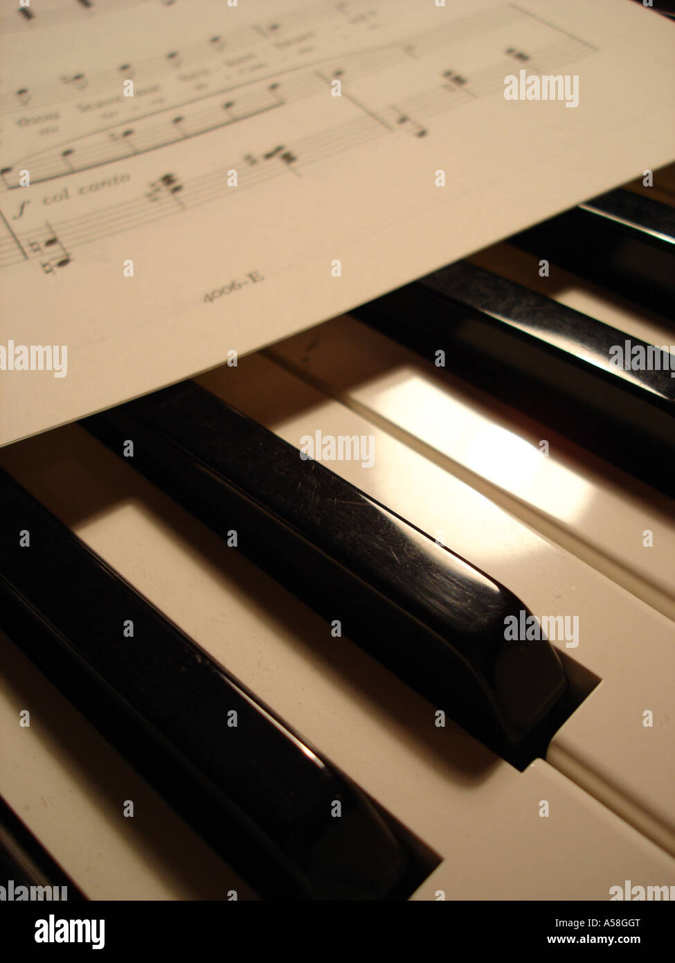 keyboard and music Stock Photo - Alamy