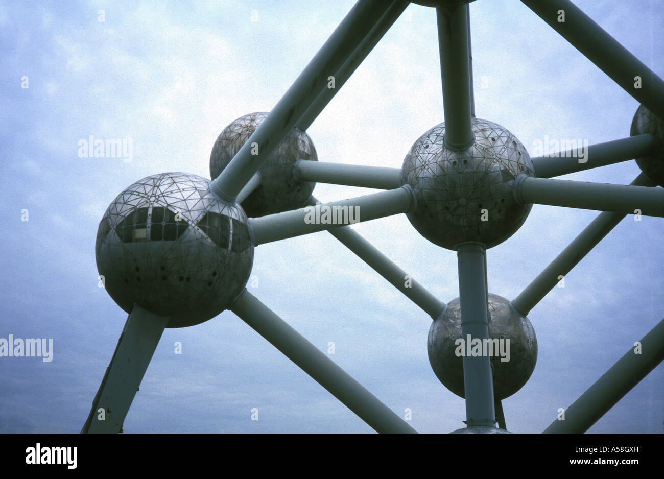 Radon atomic structure hi-res stock photography and images - Alamy