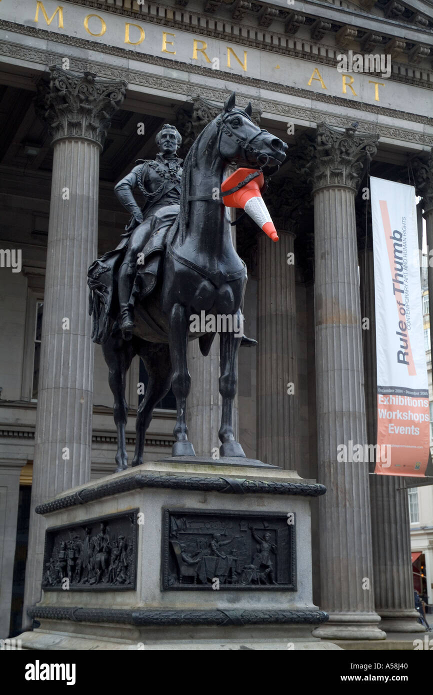 dh Gallery of Modern Art Gallery CENTRAL GLASGOW Glaswegian humour Duke ...