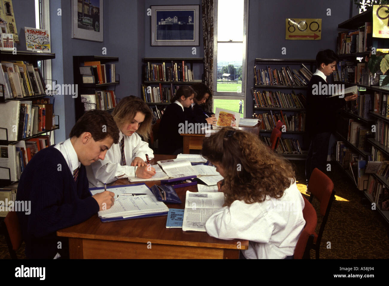 Children school library working hi-res stock photography and images - Alamy