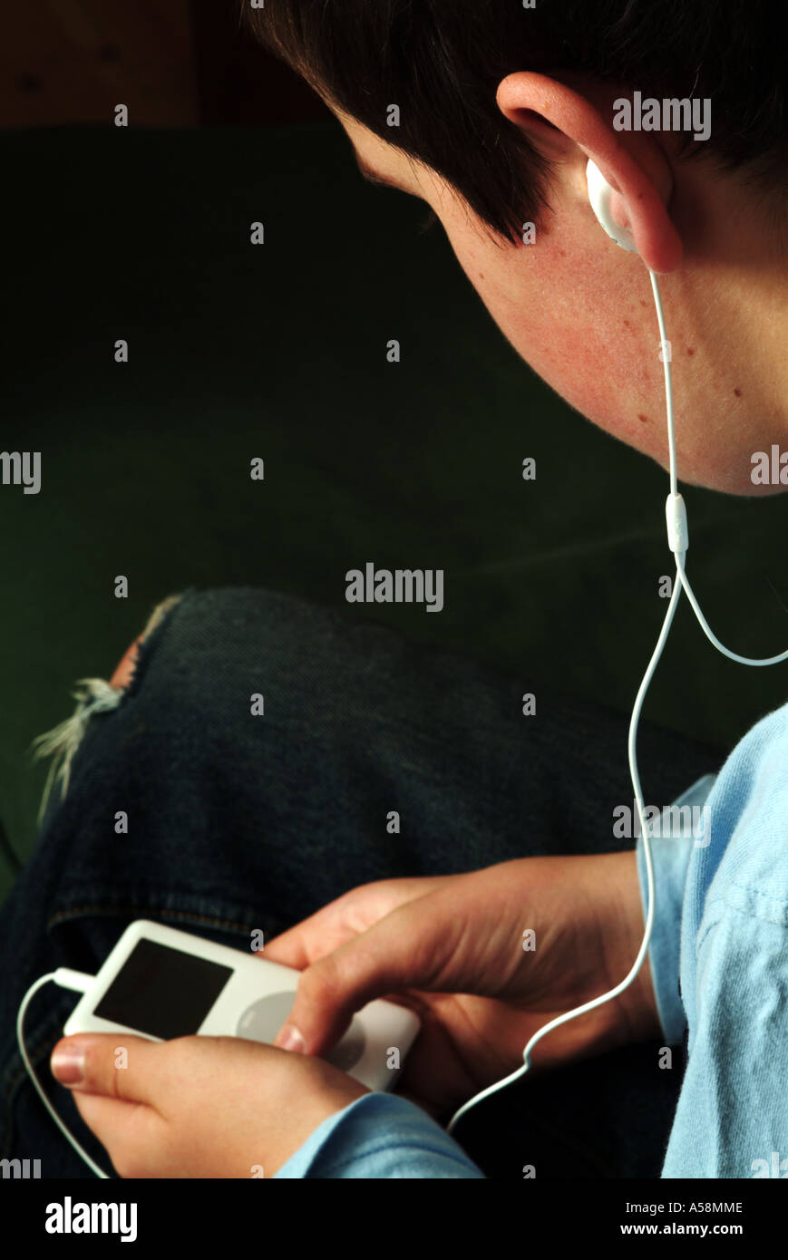 Youth male ipod hi-res stock photography and images - Alamy