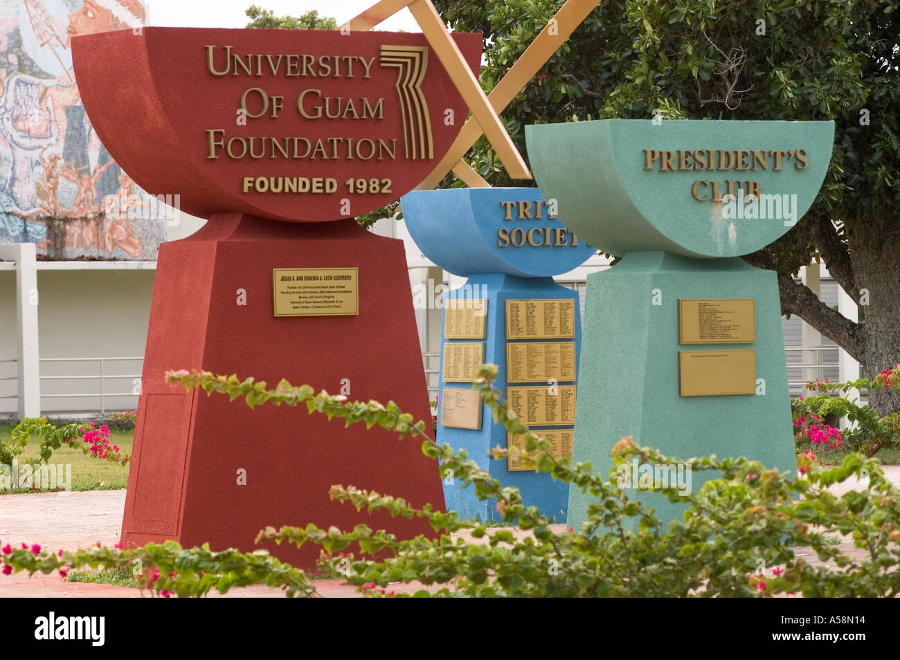 Tropical campus hi-res stock photography and images - Alamy