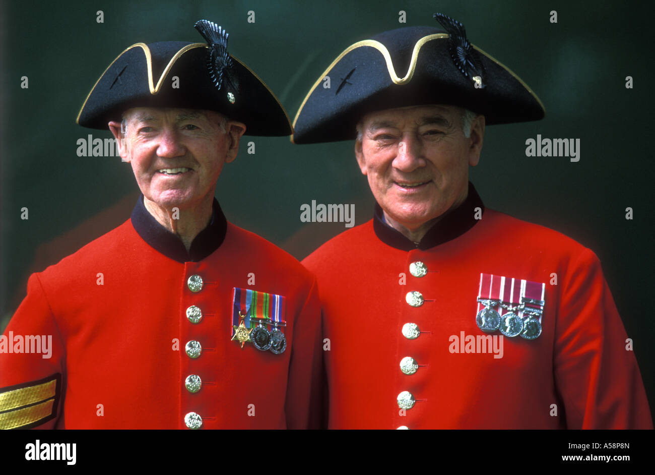 Smiling chelsea pensioners Stock Photo - Alamy Smiling chelsea pensioners Stock Photo - Alamy