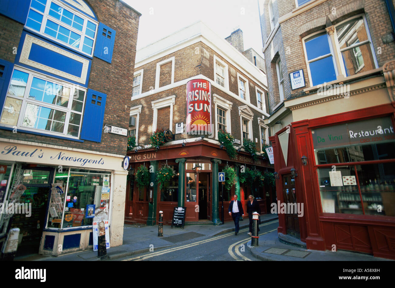 England, London, The City, Street Scene, Carter Lane and Creed Lane ...