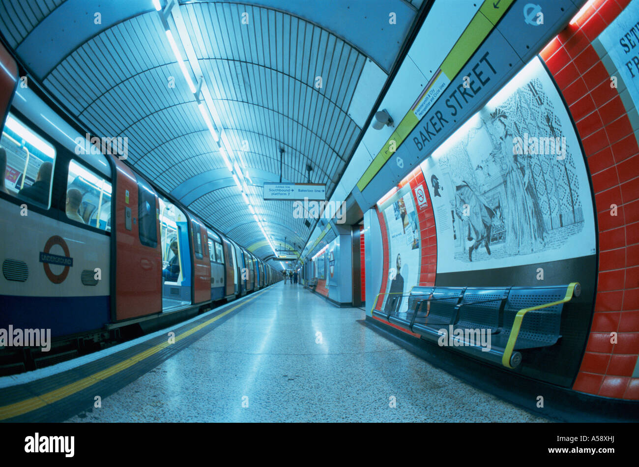 England, London, Baker Street Subway Station Platform Stock Photo - Alamy