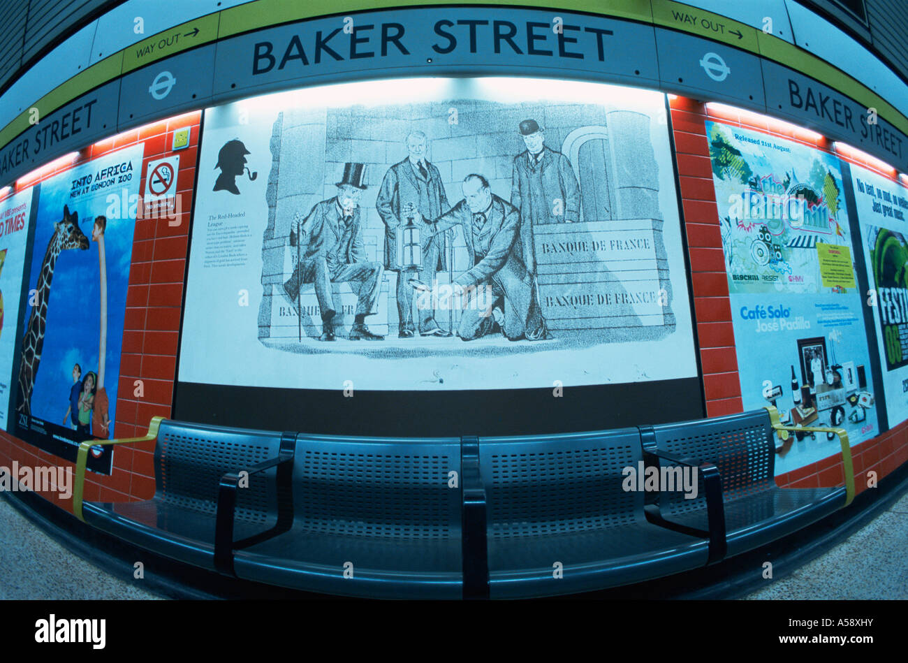 England, London, Baker Street Subway Station Platform Stock Photo - Alamy
