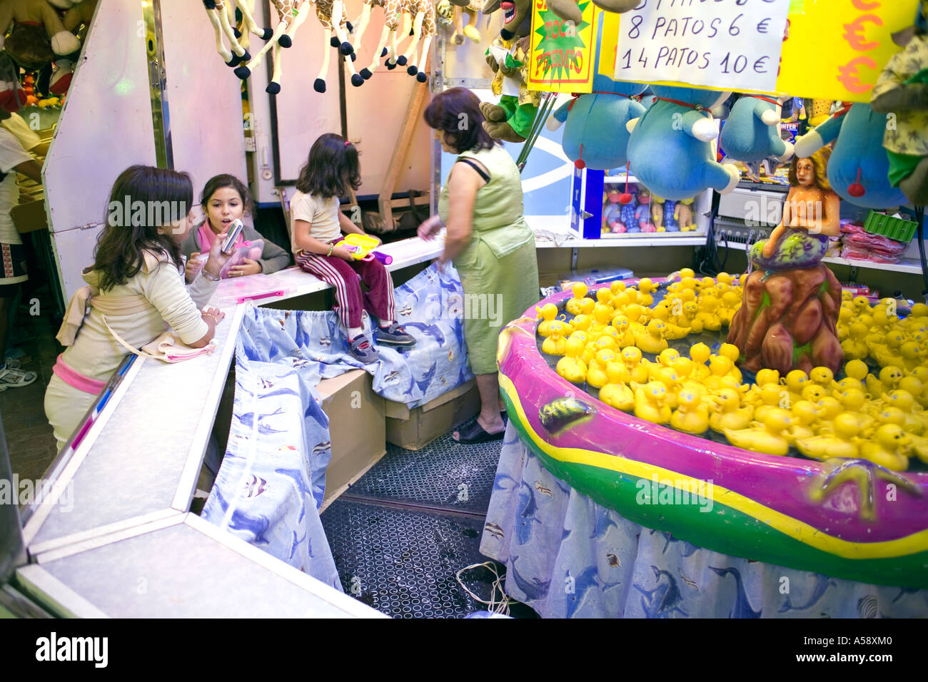 Fairground child hi-res stock photography and images - Alamy