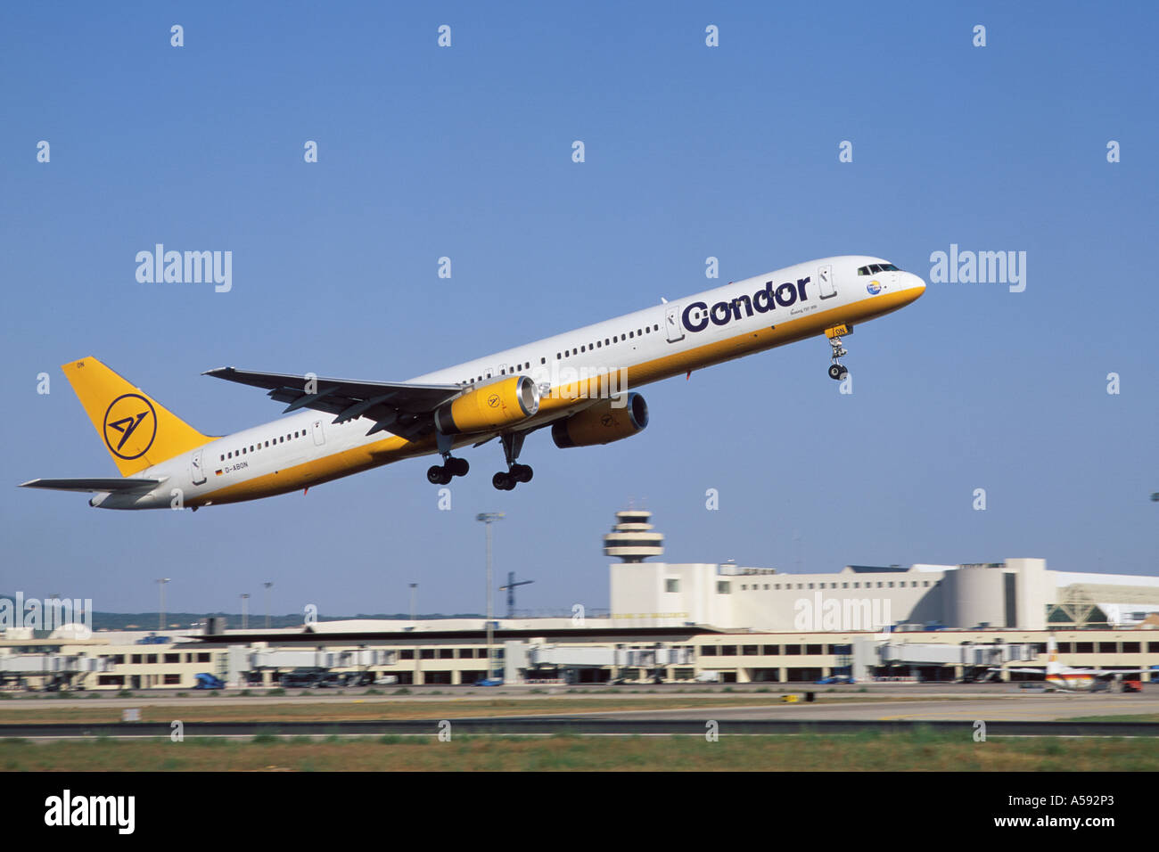 Condor Boeing 757-300 (D-ABON) on take off from Palma de Mallorca ...