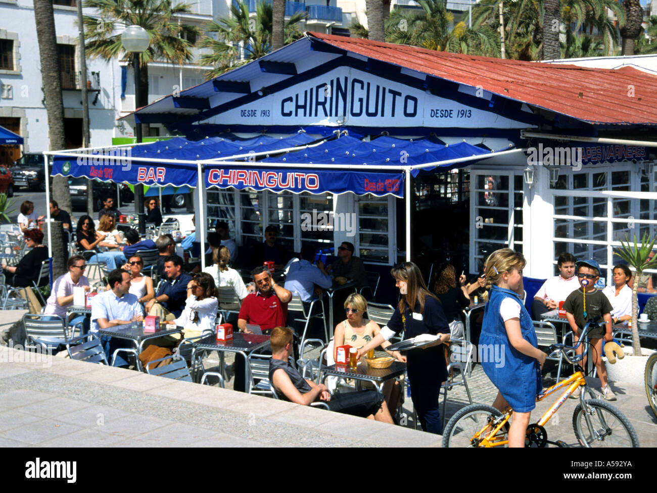 Gay men bar hi-res stock photography and images - Alamy