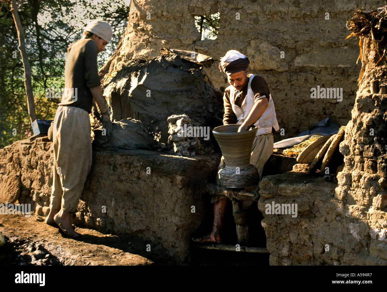 Pottery aswan workshop hi-res stock photography and images - Alamy