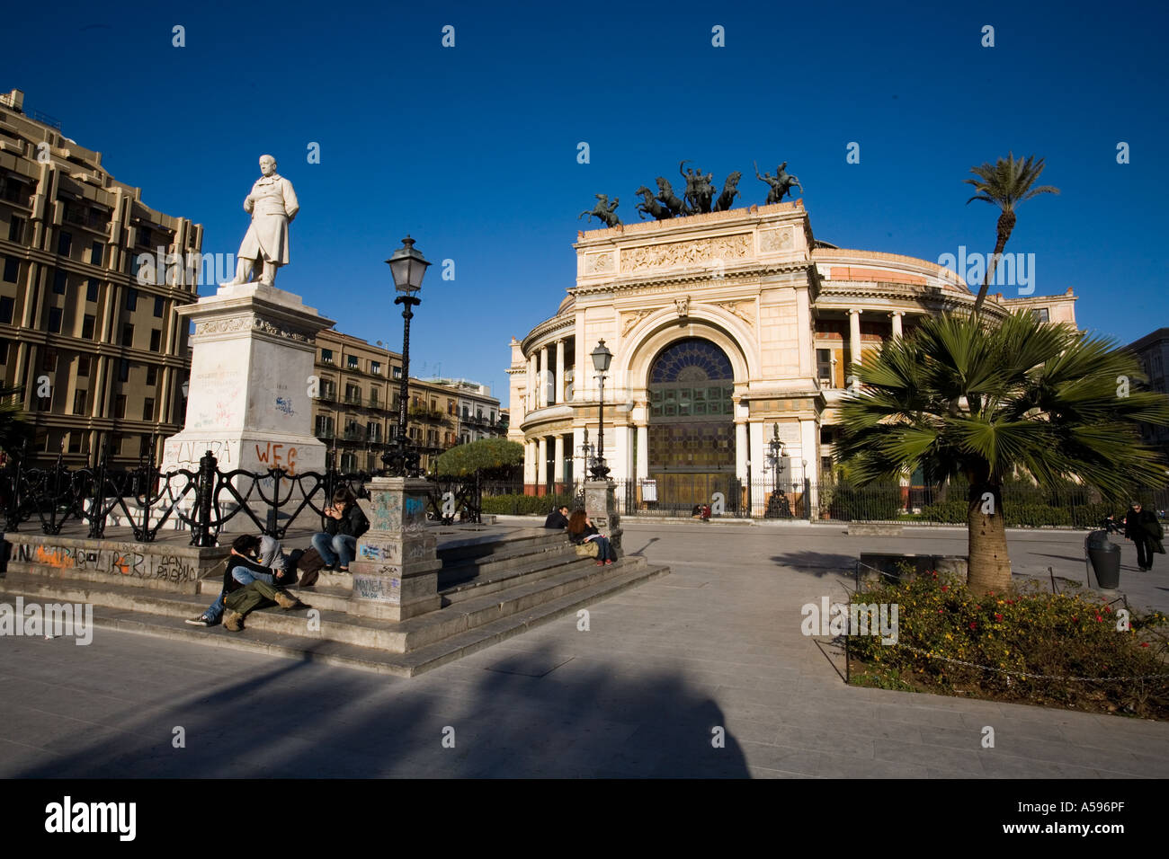 Piazza Politeama Palermo Sicily Italy Stock Photo - Alamy