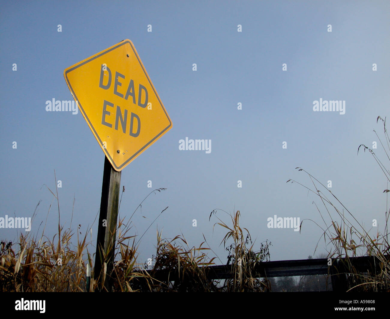 Dead End road sign in a rural countryside USA Stock Photo - Alamy
