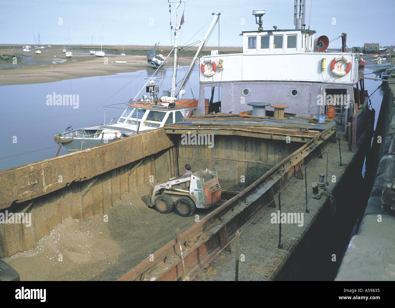 Floating dredger hi-res stock photography and images - Alamy
