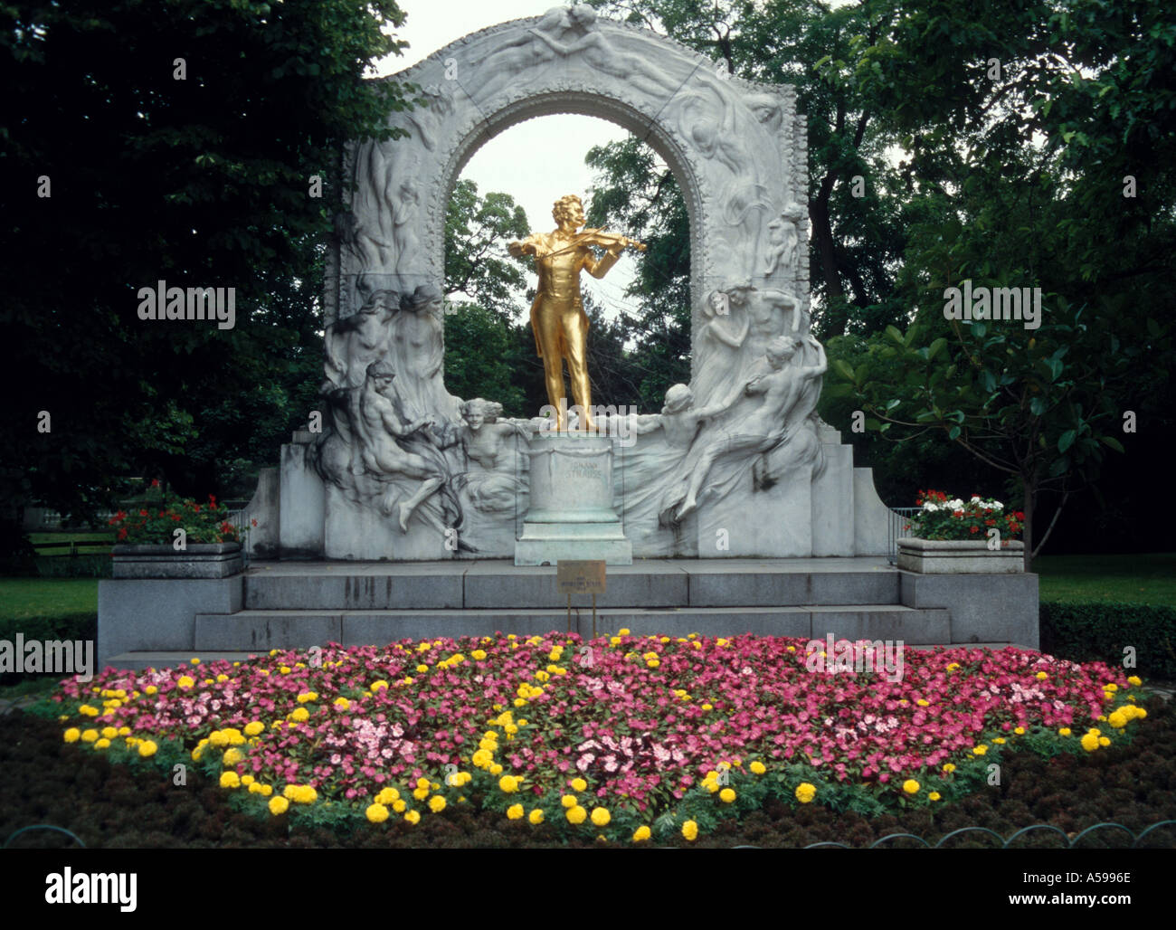 Johann Strauss Monument in Vienna Stock Photo - Alamy