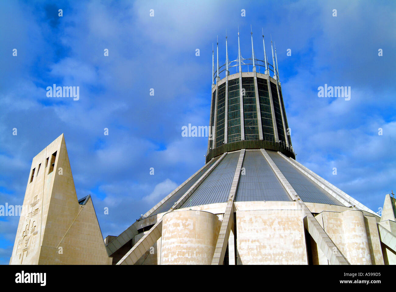 Modernism architecture liverpool hi-res stock photography and images ...
