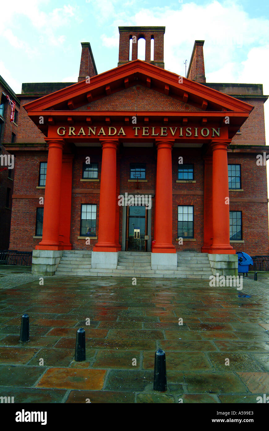 Granada television building hi-res stock photography and images - Alamy