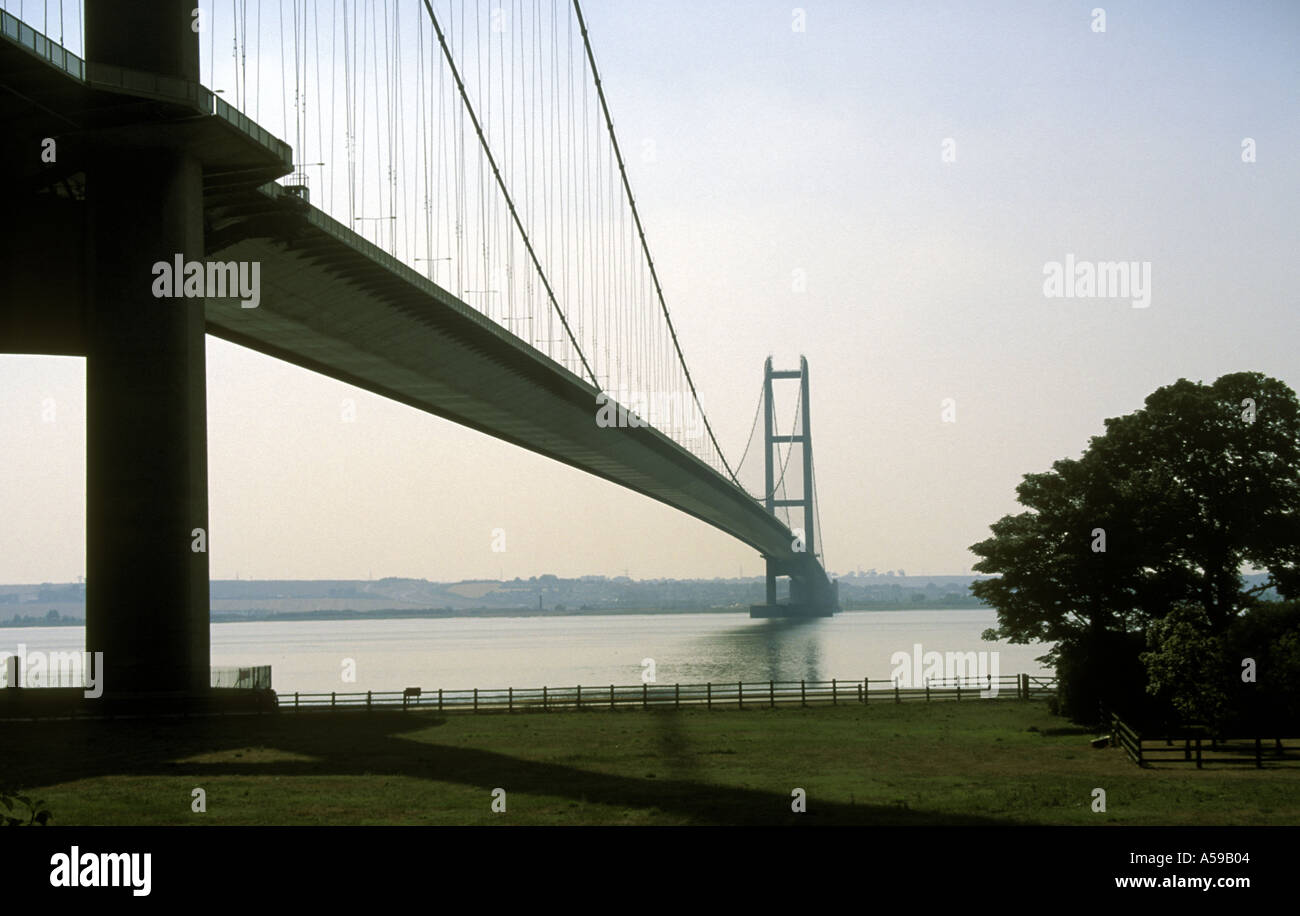 BRIDGE OVER THE HUMBER NEAR HULL ENGLAND Stock Photo - Alamy